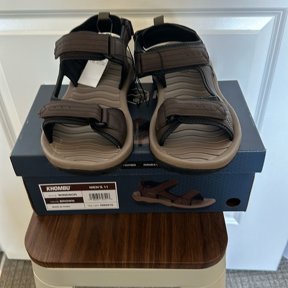 Khombu | Shoes | Mens Khombu Sandals | Poshmark